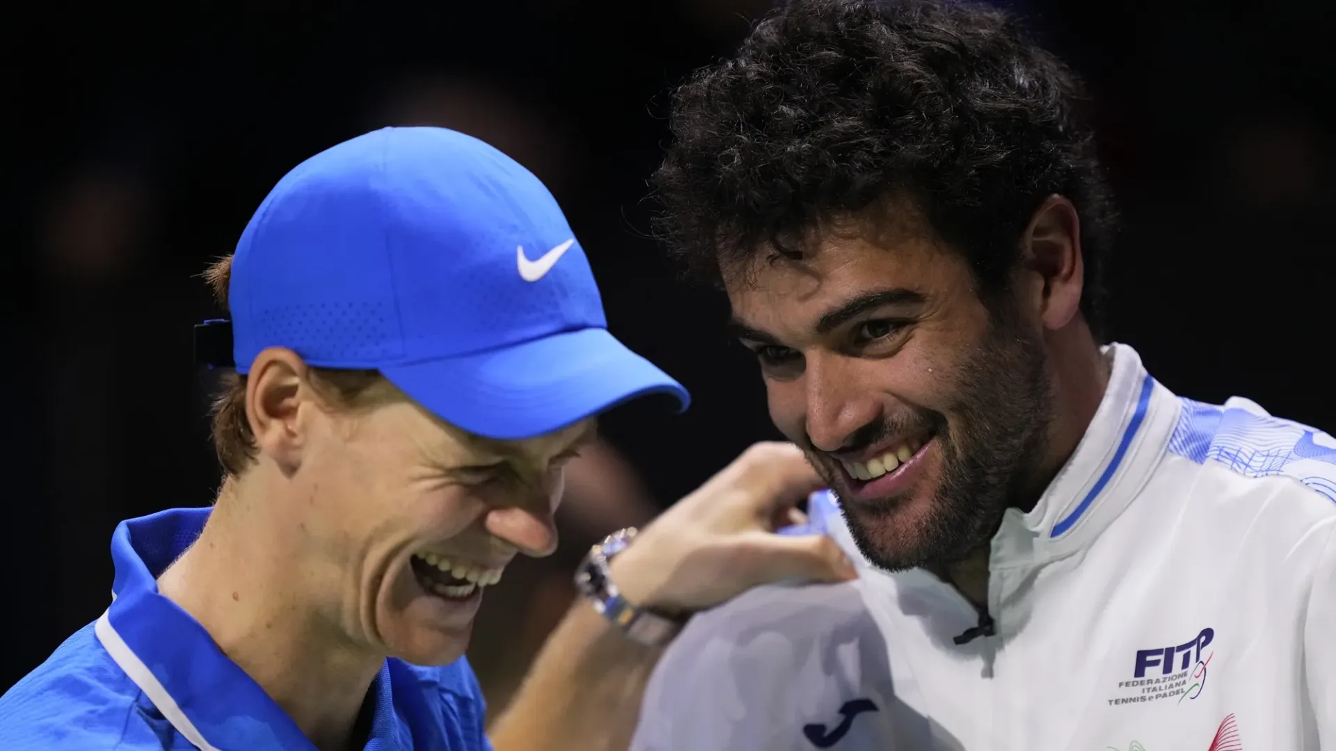 Jannik Sinner: le foto più commoventi con mamma e papà e con lo staff