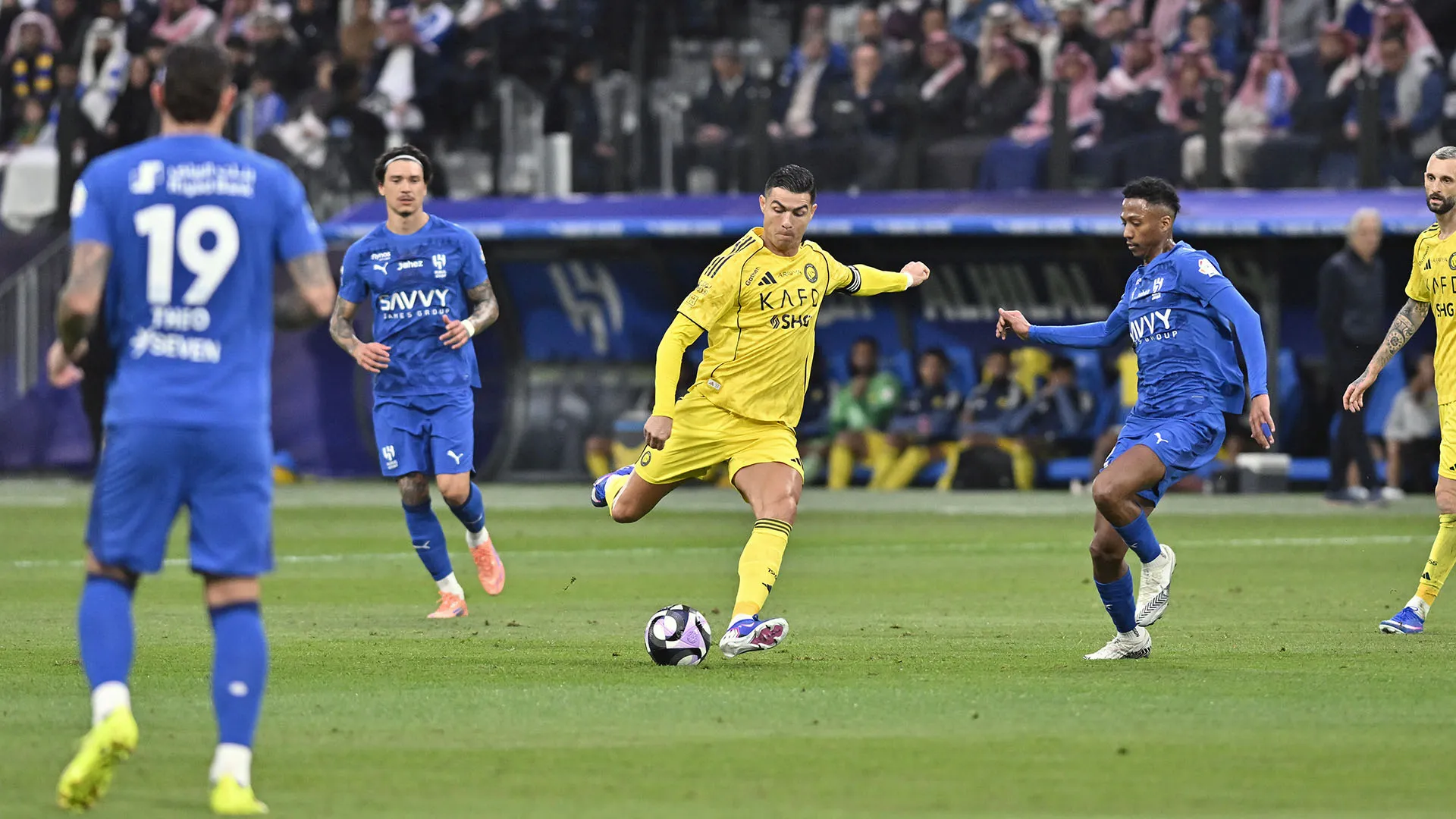 Cristiano Ronaldo litiga con il suo grande amico durante la partita ...