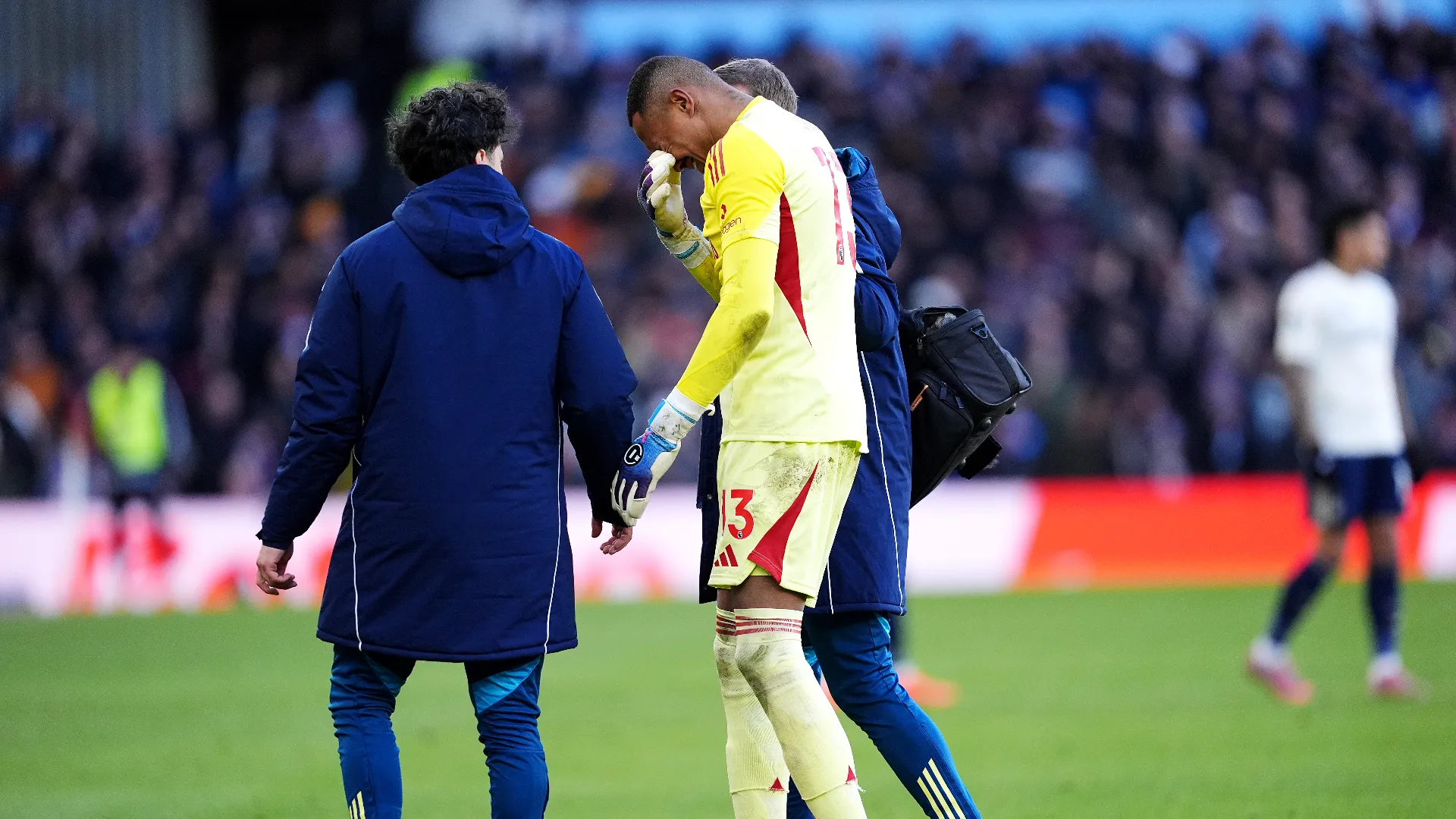 Portiere distrutto dopo il gravissimo errore: lascia il campo in ...
